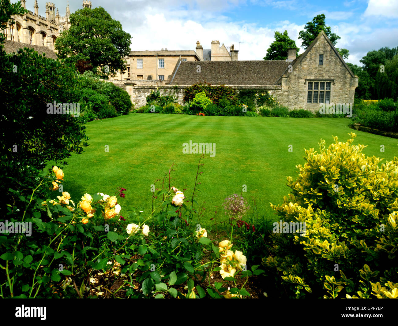 War memorial garden hi-res stock photography and images - Alamy