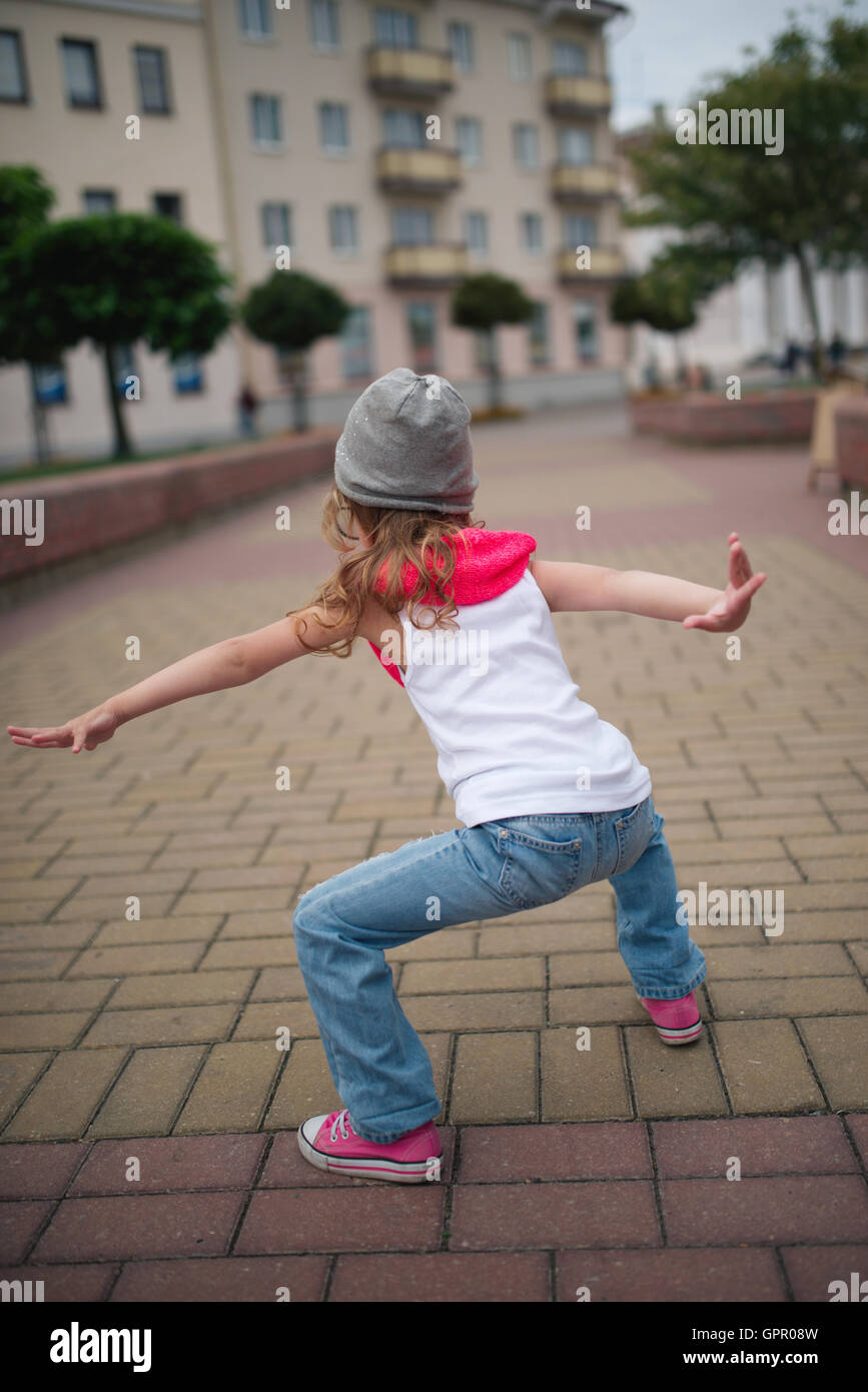 Girl child hip hop dancing hi-res stock photography and images - Alamy