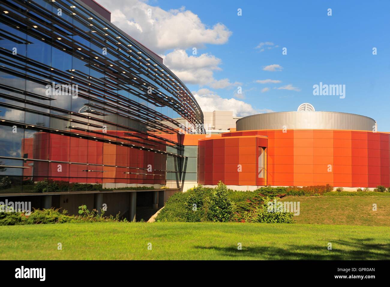 The Avante Center for Science on the campus of Harper College in ...
