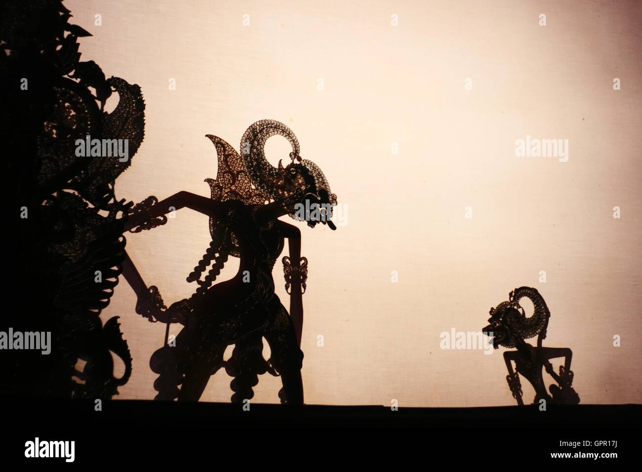 Wayang Kulit Shadow Puppet Stock Photos & Wayang Kulit Shadow Puppet ...