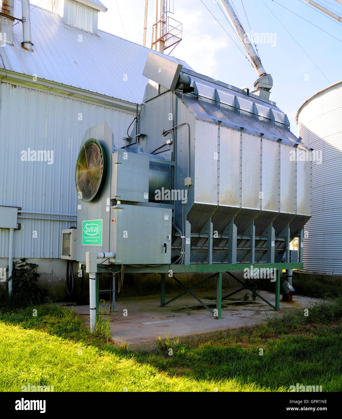 Sukup grain dryer to remove moisture from harvested grain Stock Photo ...