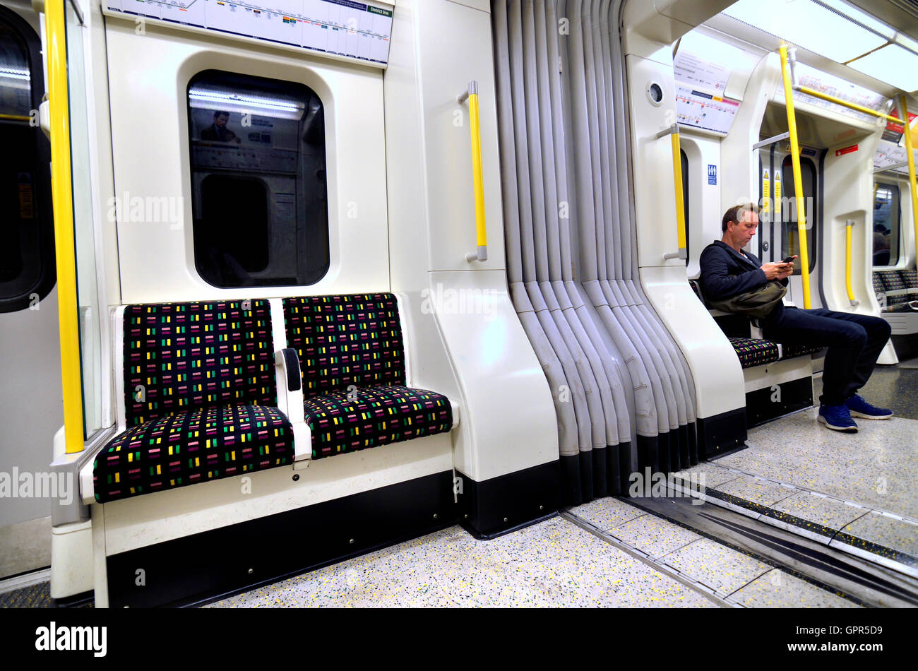 Empty london tube train hi-res stock photography and images - Alamy