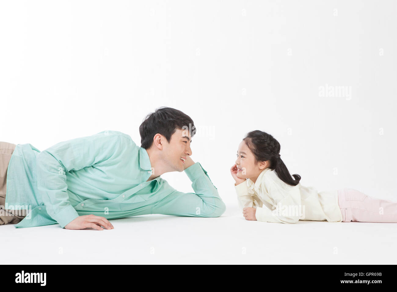 Loving father and daughter face to face Stock Photo - Alamy