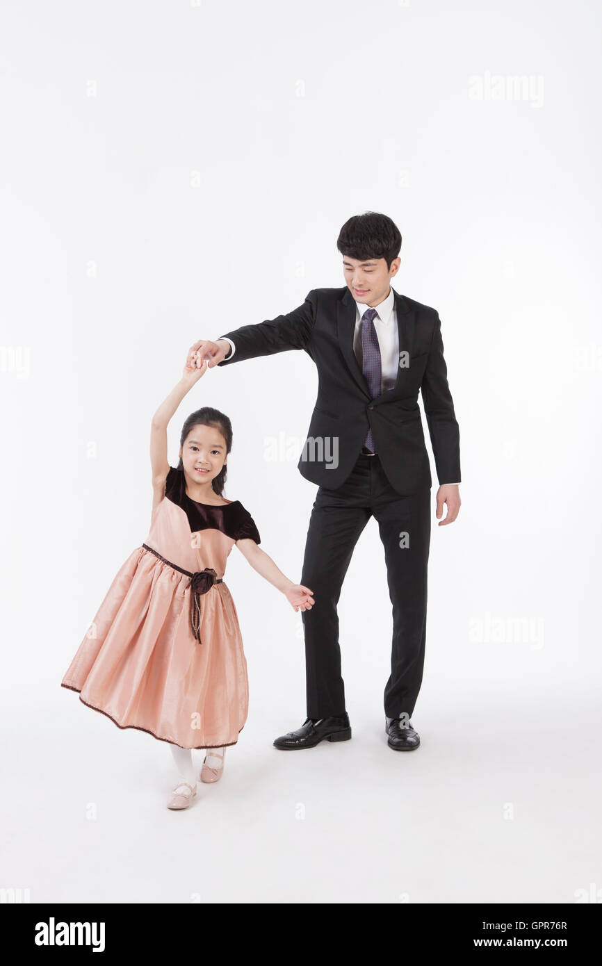 Father daughter dancing hi-res stock photography and images - Alamy