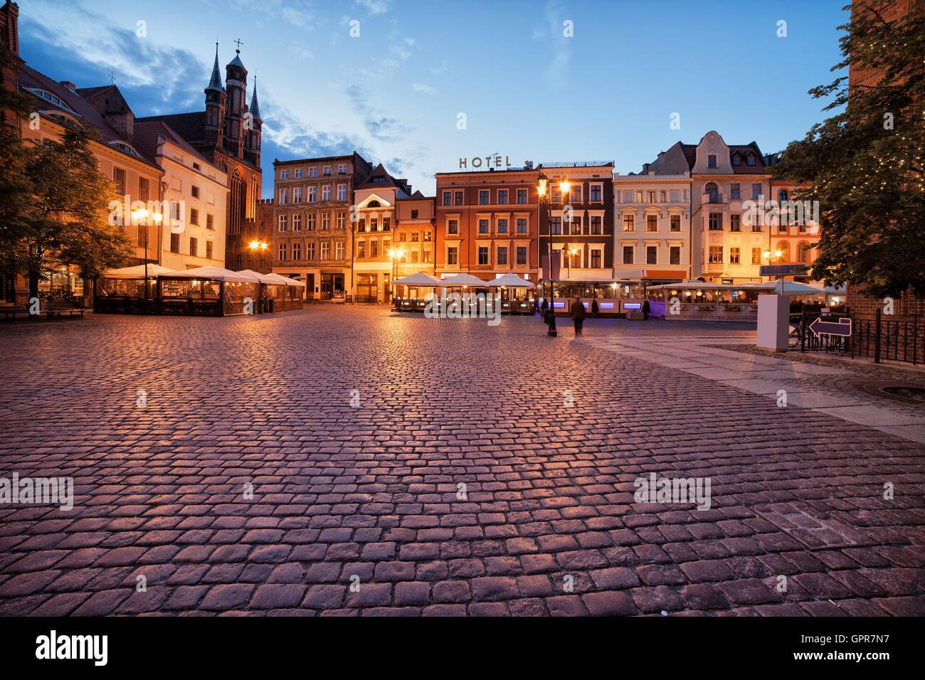 City of Torun in Poland, cobbled, medieval Old Town Market Square in ...