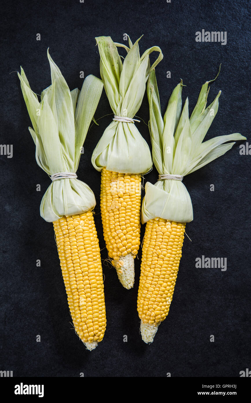 whole corn cob,autumn harvest vegetable Stock Photo - Alamy