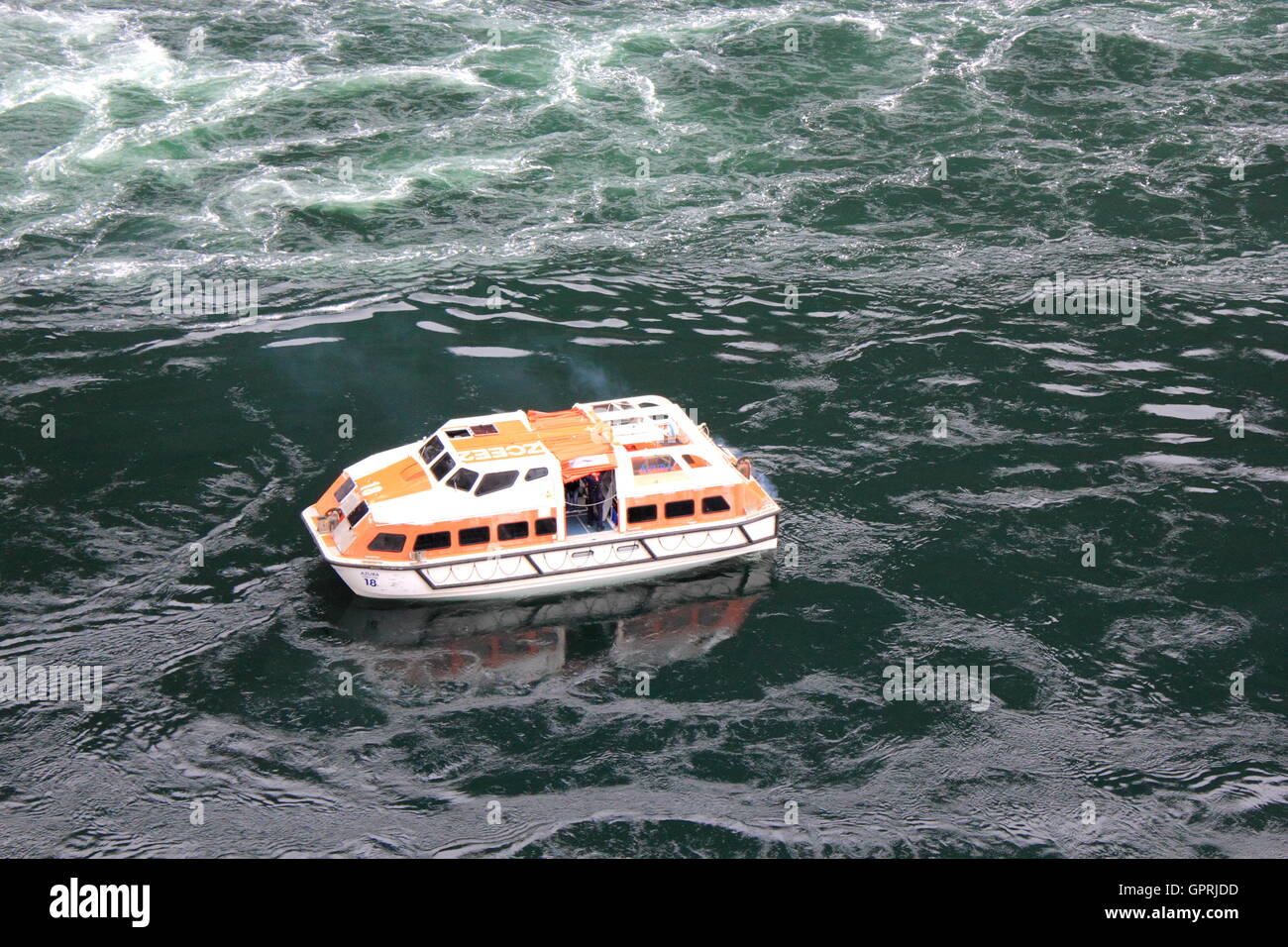 Cruise ship life boat Stock Photo - Alamy