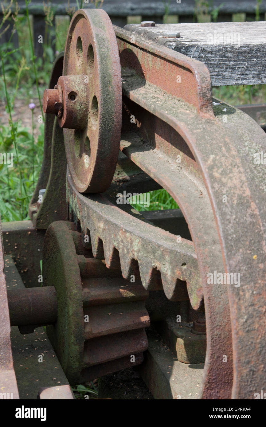 Old gearbox hi-res stock photography and images - Alamy