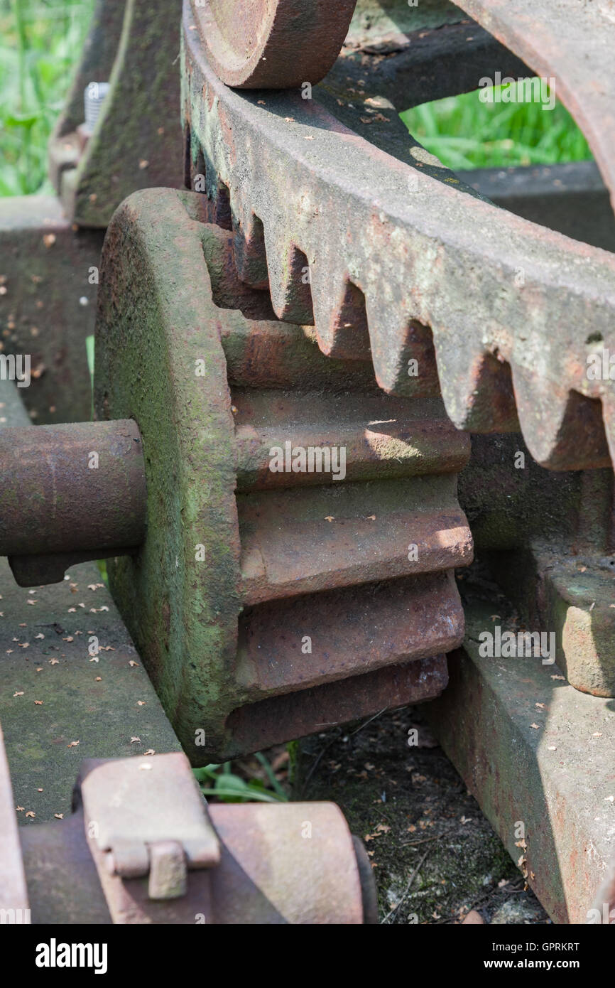 Old gearbox hi-res stock photography and images - Alamy