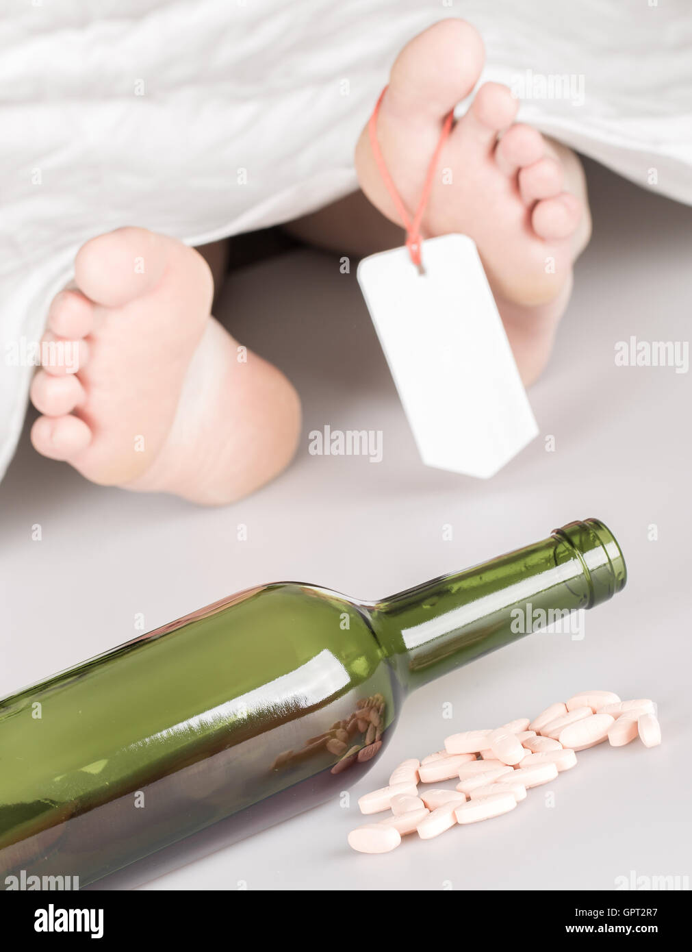Dead body with toe tag Stock Photo - Alamy