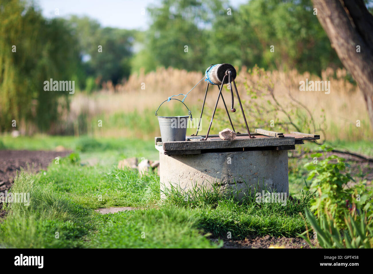 Draw well hi-res stock photography and images - Alamy