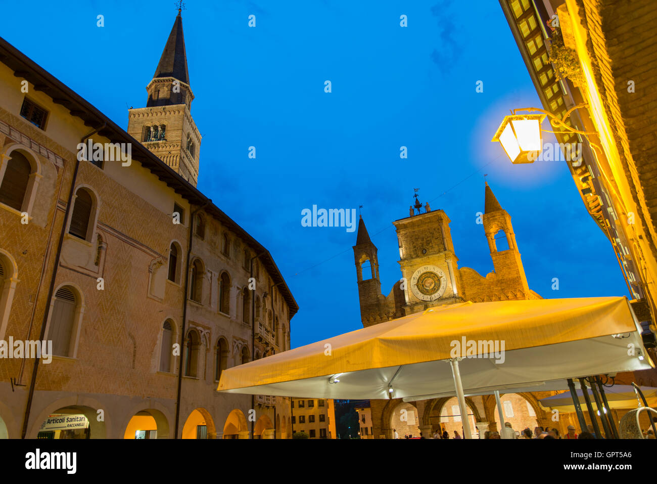 Town hall pordenone hi-res stock photography and images - Alamy