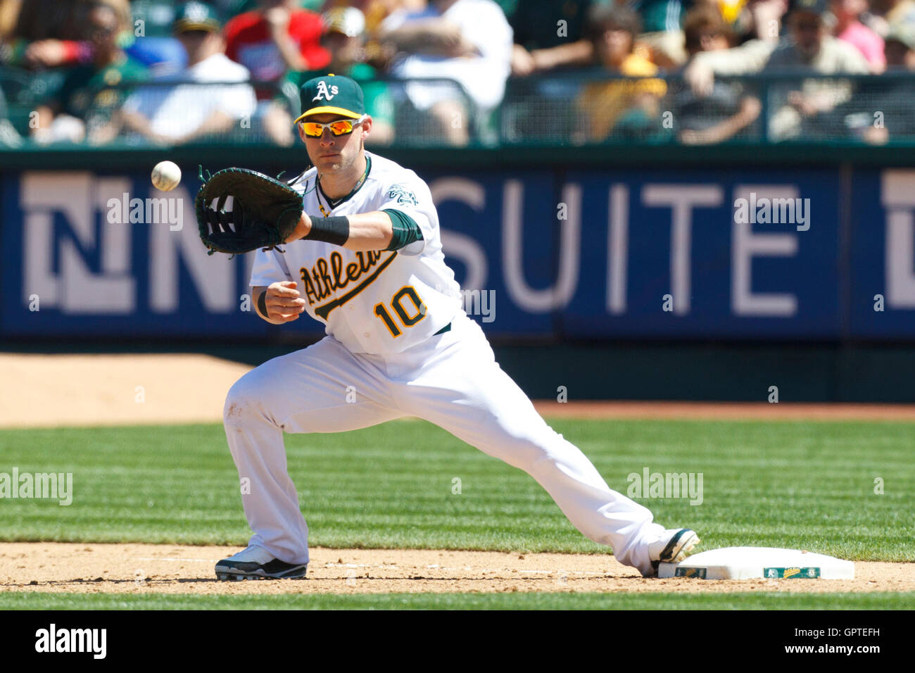 First base oakland athletics hi-res stock photography and images - Alamy