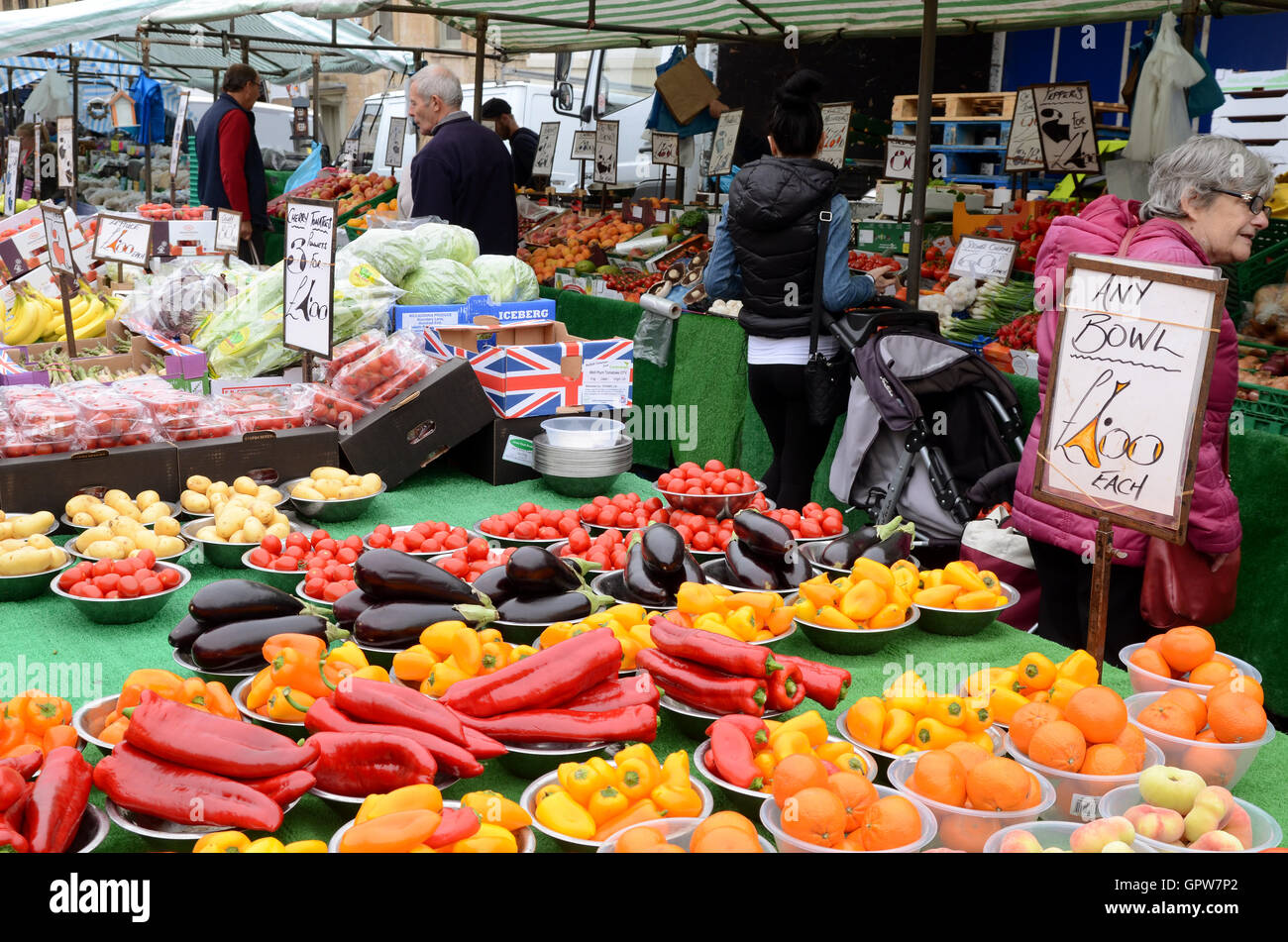 Stamford lincolnshire market hi-res stock photography and images - Alamy