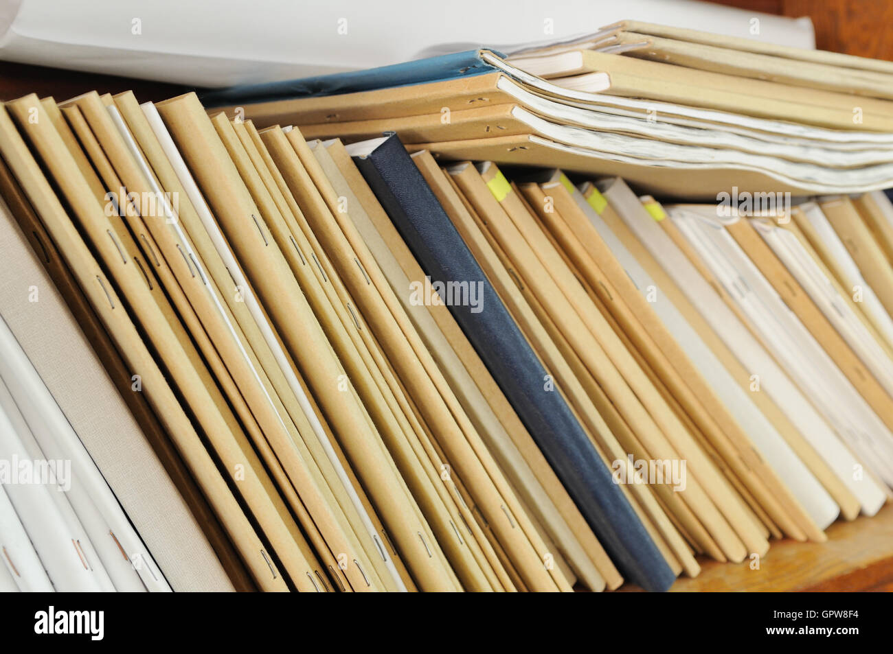 Shelf with file folders Stock Photo - Alamy