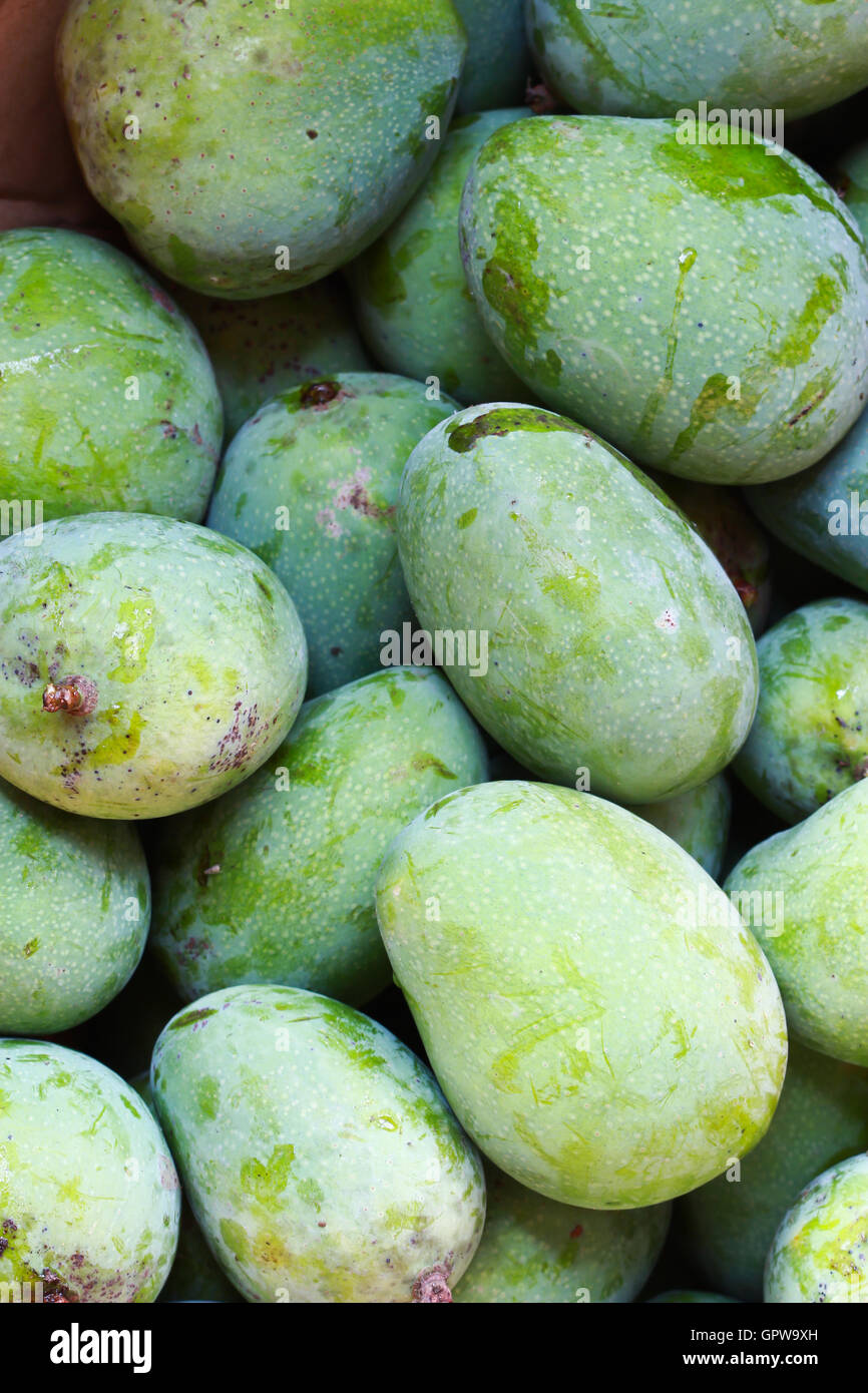 Green mango background , close up Stock Photo - Alamy