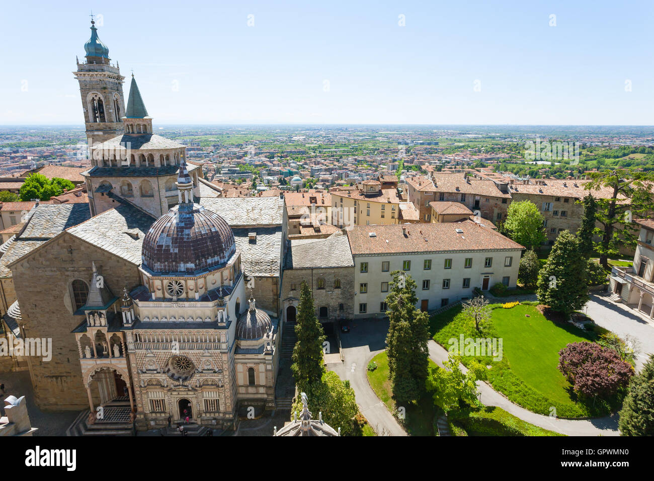 Church cathedral bergamo italy hi-res stock photography and images - Alamy