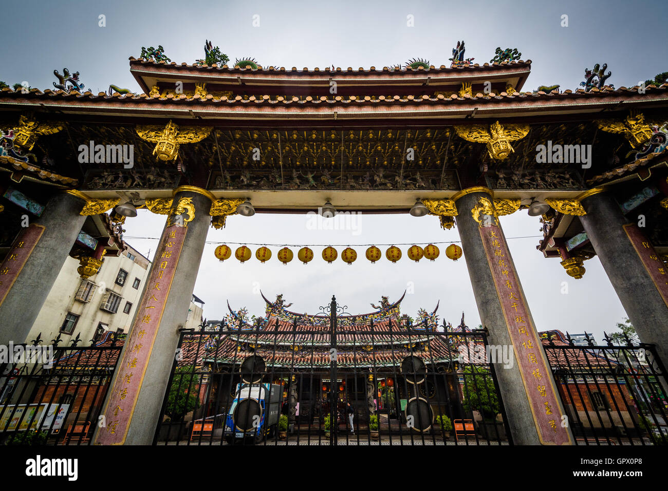Historic arch hi-res stock photography and images - Alamy