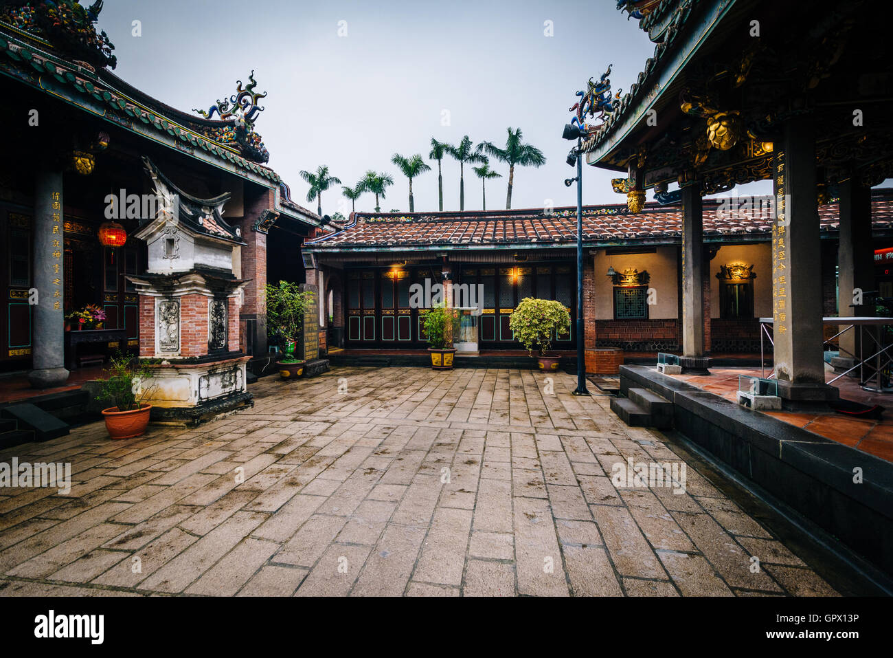 The Dalongdong Baoan Temple, in Taipei, Taiwan Stock Photo - Alamy
