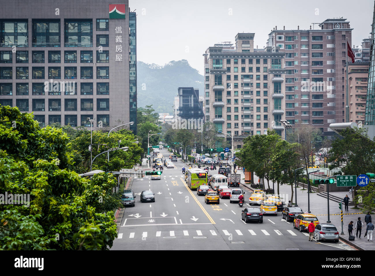 Asia taiwan taipei district view hi-res stock photography and images ...