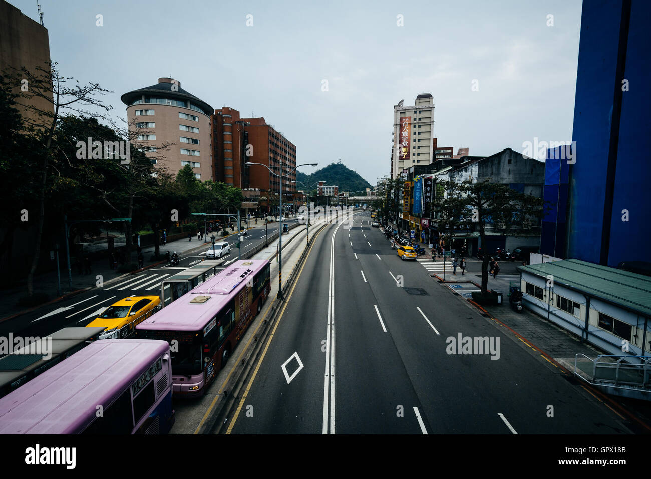 Daan district taipei city taiwan hi-res stock photography and images ...