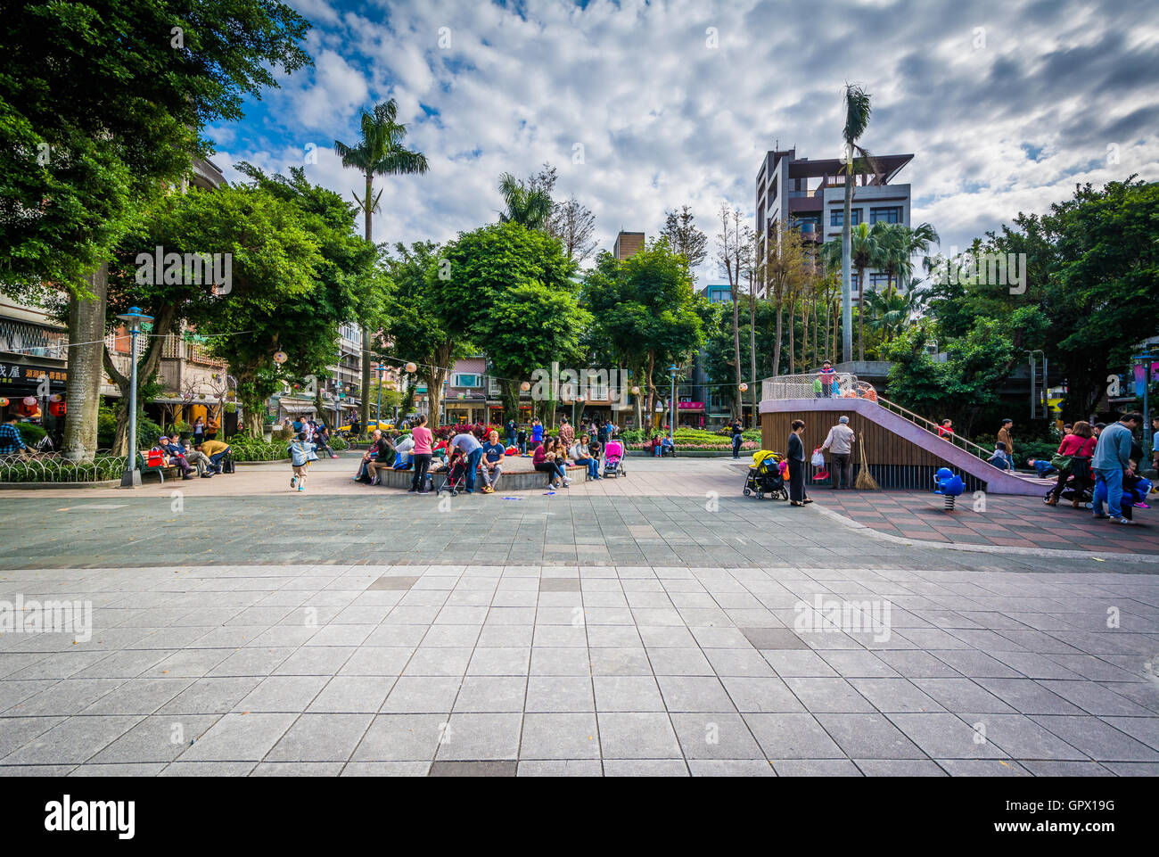 Daan park taipei taiwan hi-res stock photography and images - Alamy