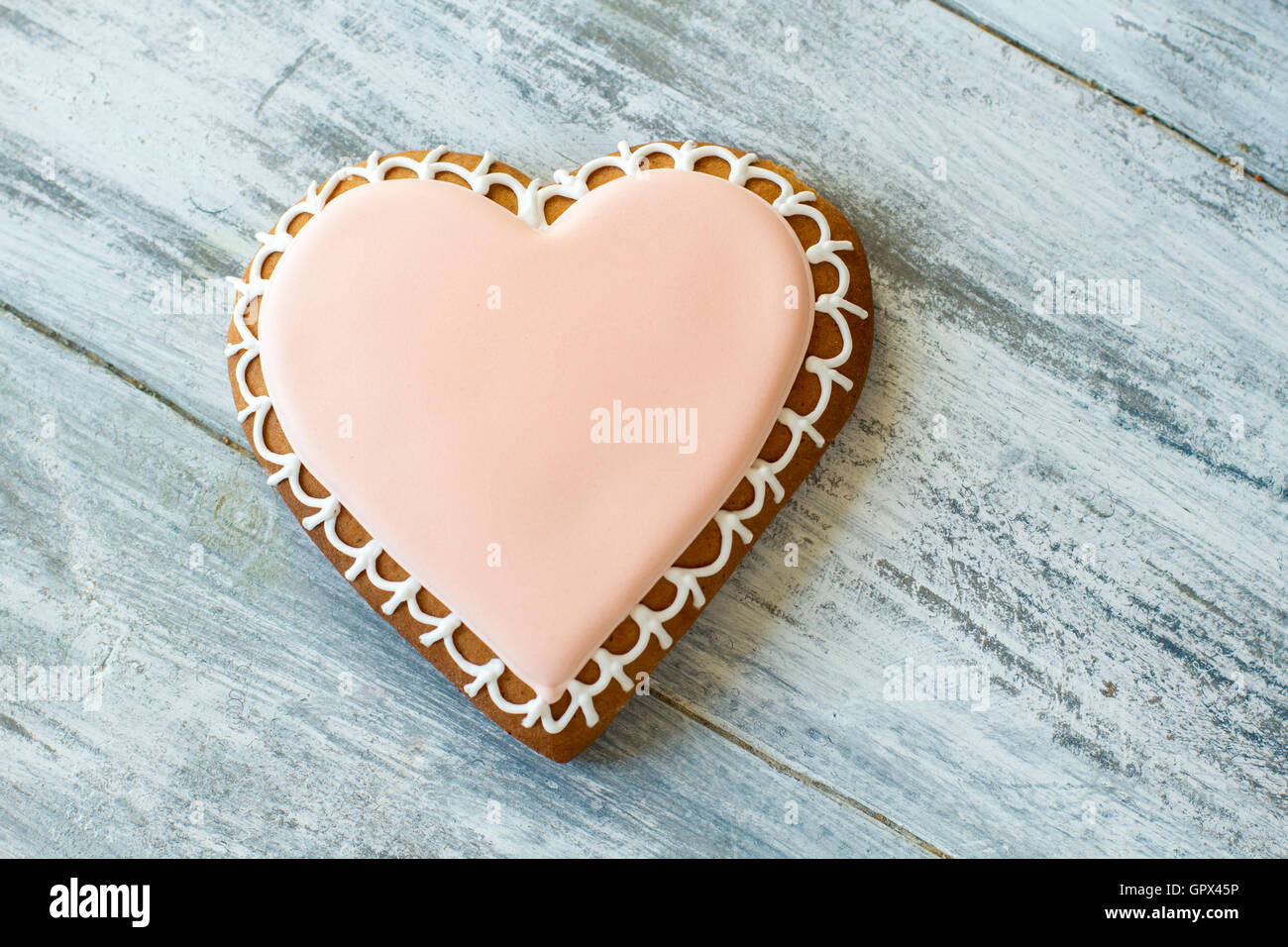 Heart shape biscuit hi-res stock photography and images - Alamy