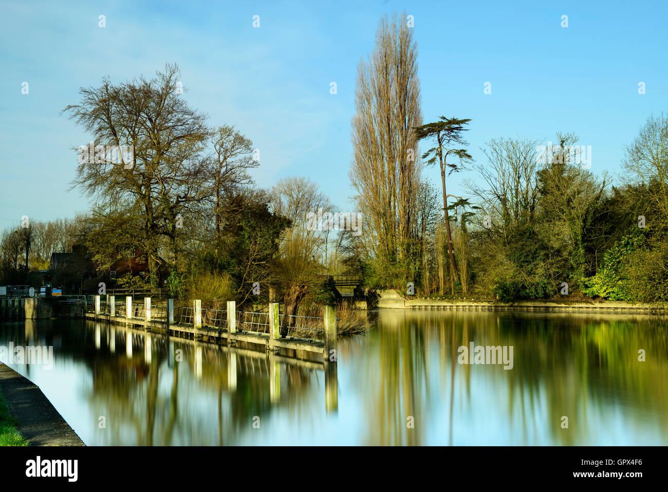Sonning lock thames hi-res stock photography and images - Alamy
