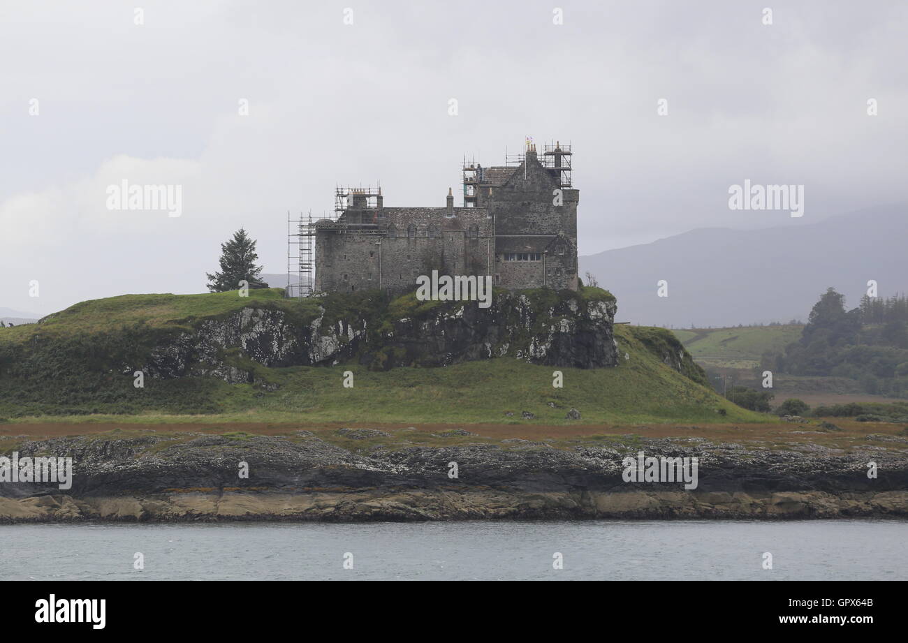 Duart Castle Isle of Mull Scotland September 2016 Stock Photo - Alamy