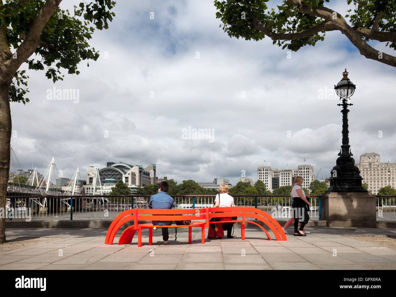Southbank bench hi-res stock photography and images - Alamy