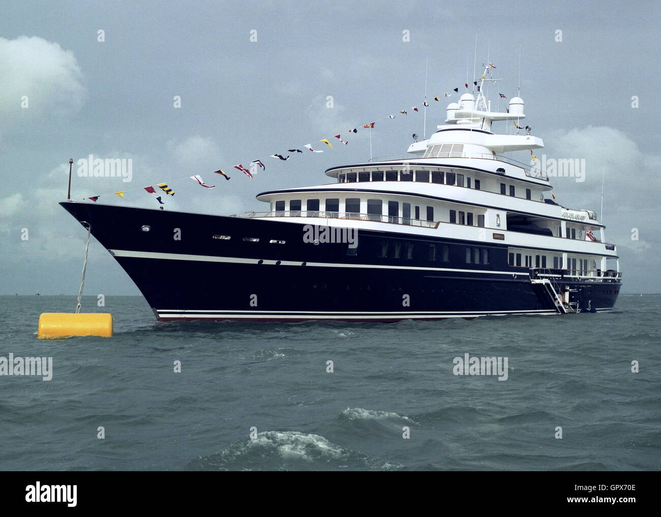 AJAXNETPHOTO. 2001. COWES, ISLE OF WIGHT, ENGLAND. - SIR DONALD GOSLING ...