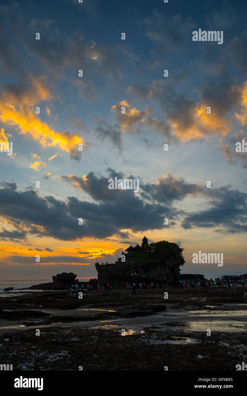 Sunset behind Tanah Lot Temple, Bali Stock Photo - Alamy
