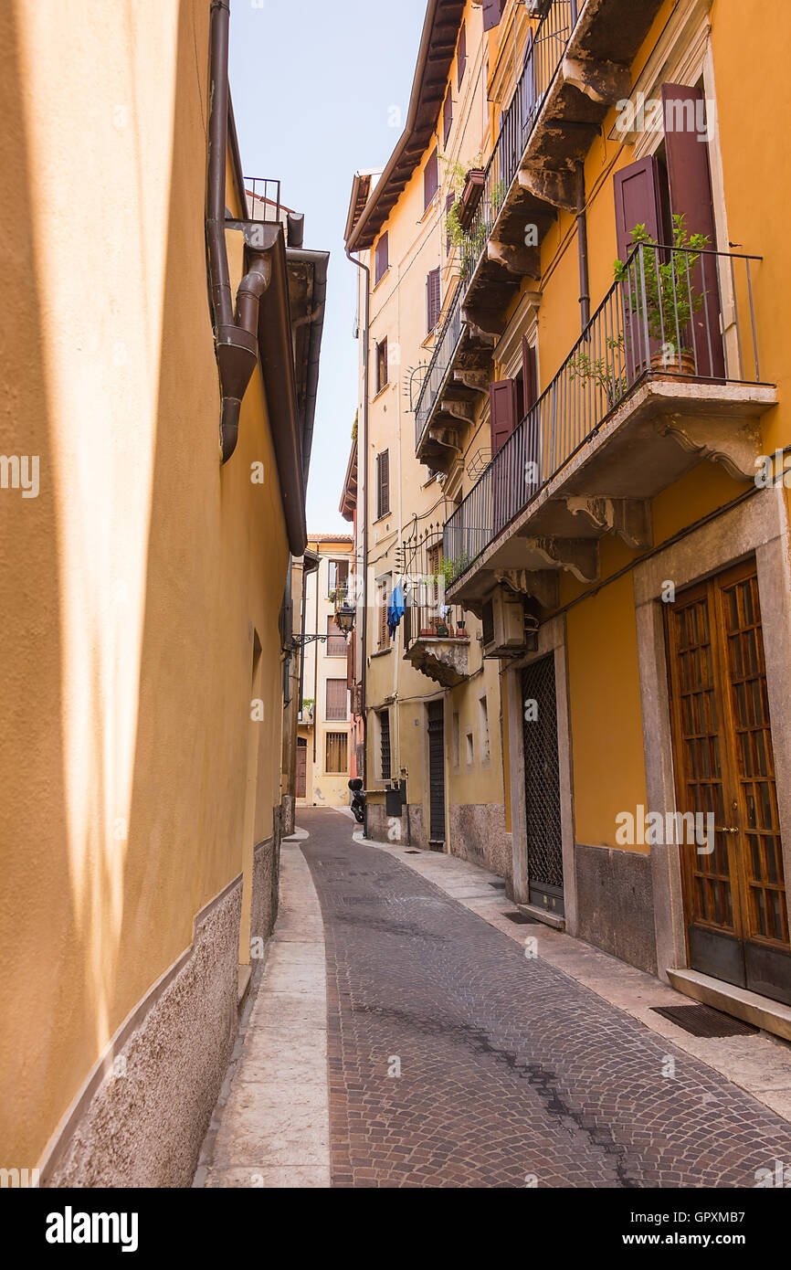 the ancient are narrow street in Italy Stock Photo - Alamy