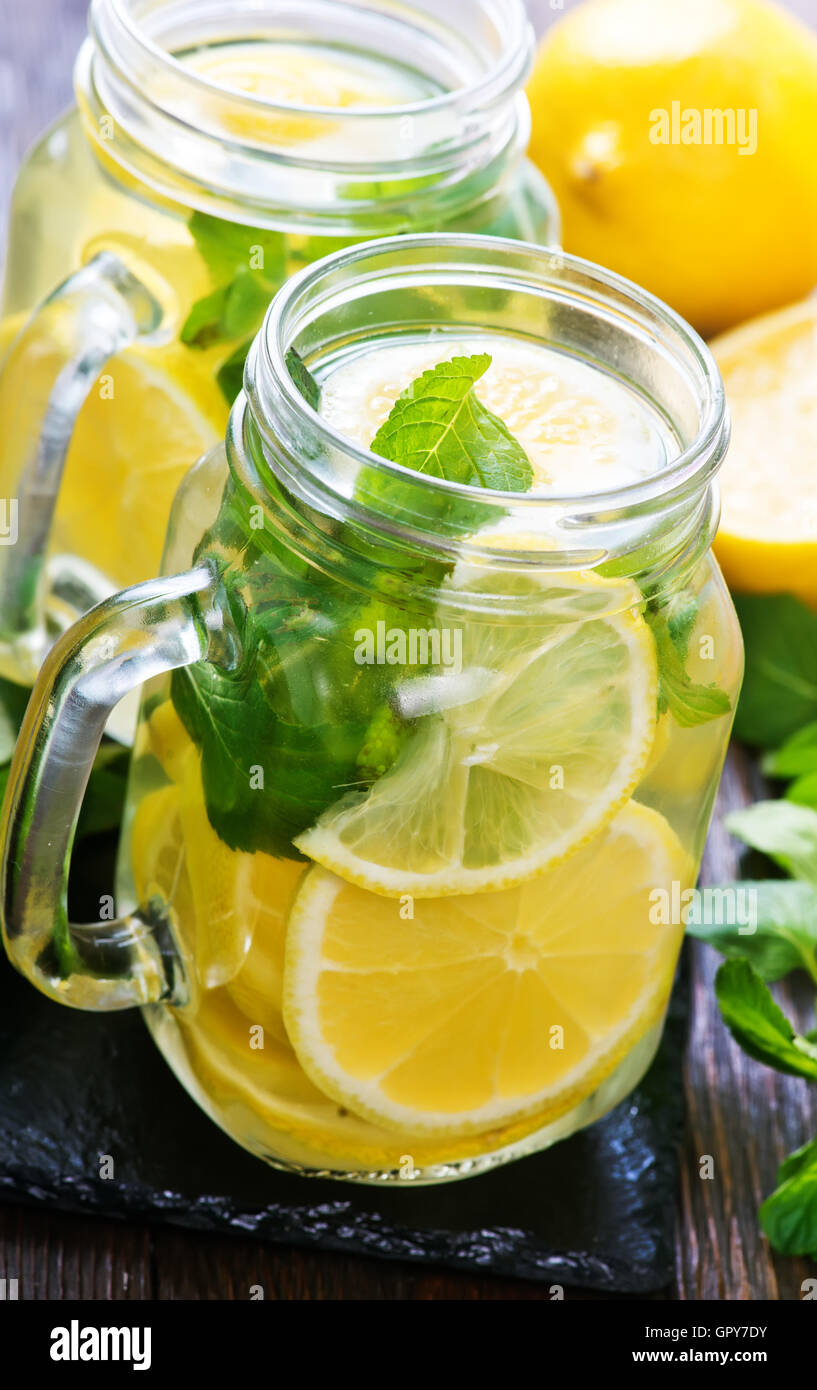 Lemonate hi-res stock photography and images - Alamy