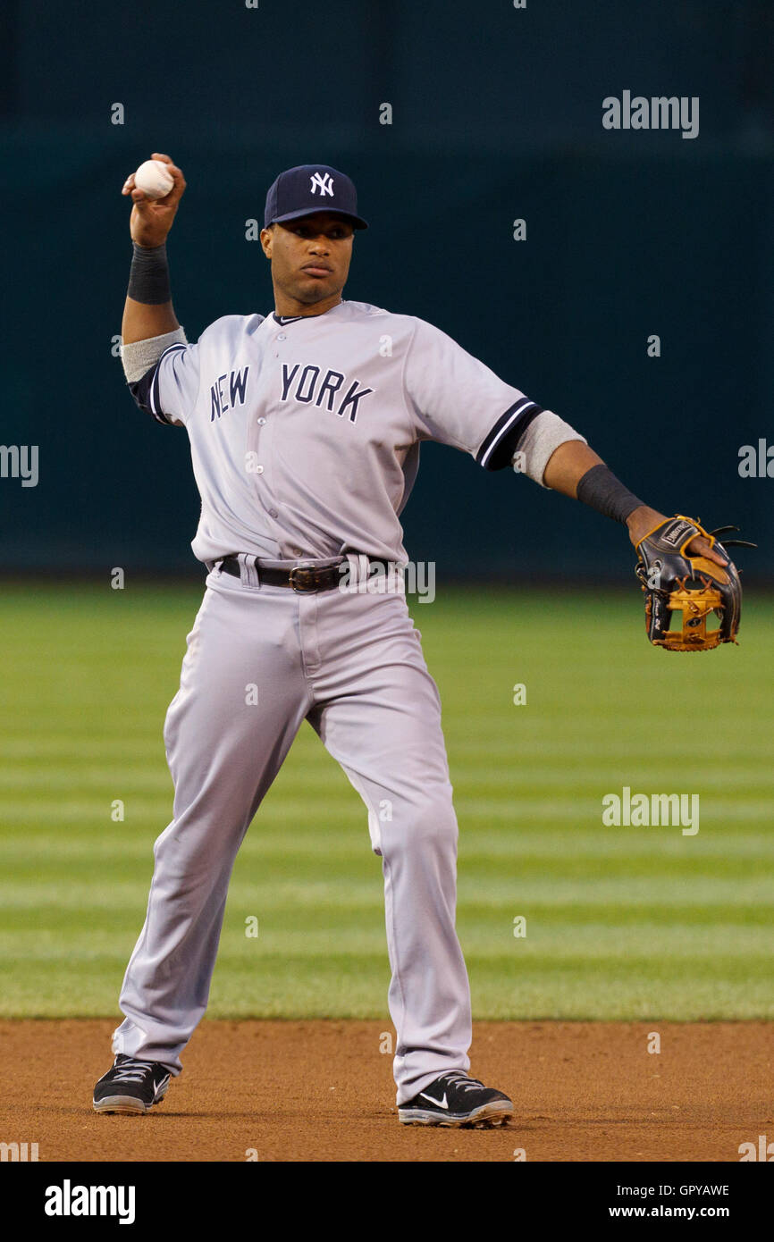 Robinson Cano Throwing