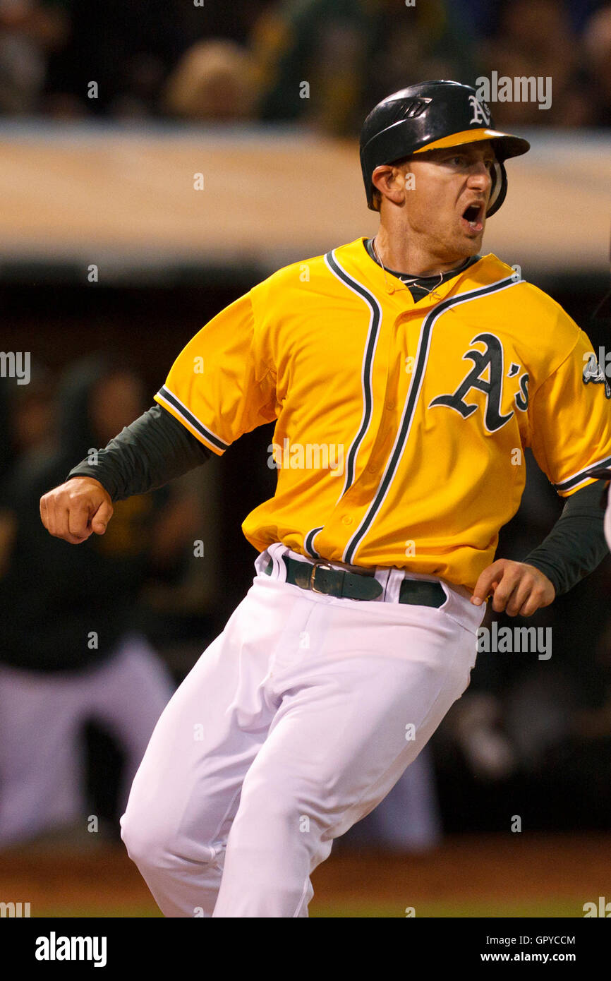 Scoring a run hi-res stock photography and images - Alamy