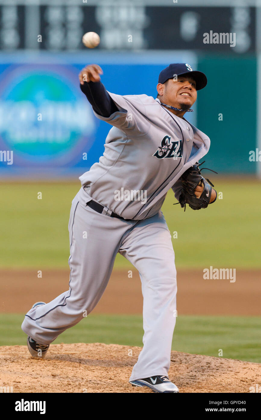 July 5, 2011; Oakland, CA, USA; Seattle Mariners starting pitcher Felix ...