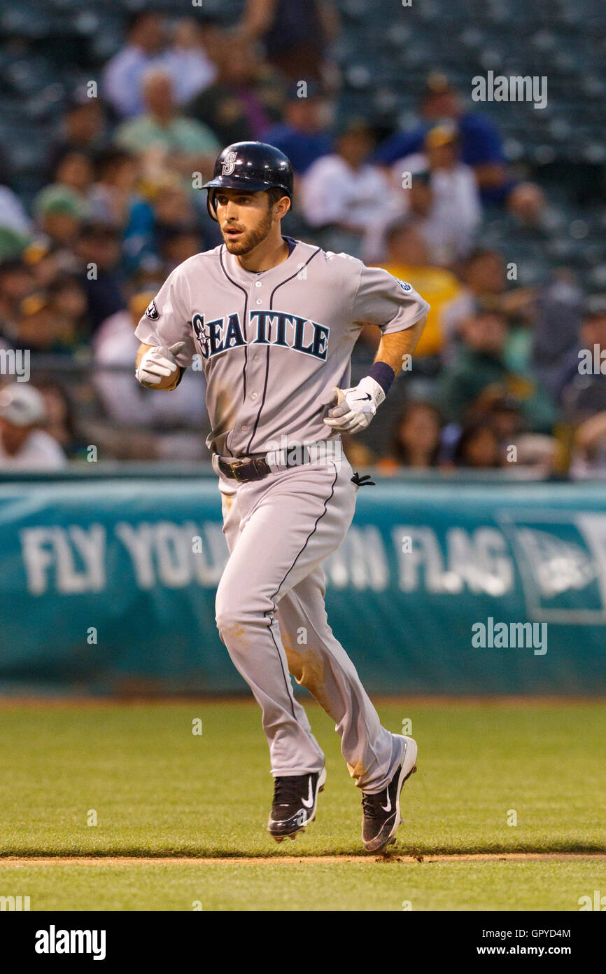 July 5, 2011; Oakland, CA, USA; Seattle Mariners second baseman Dustin ...