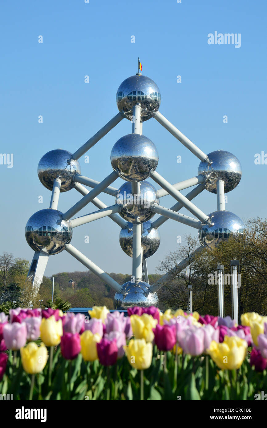 Brussels belgium april 2016 atomium hi-res stock photography and images ...