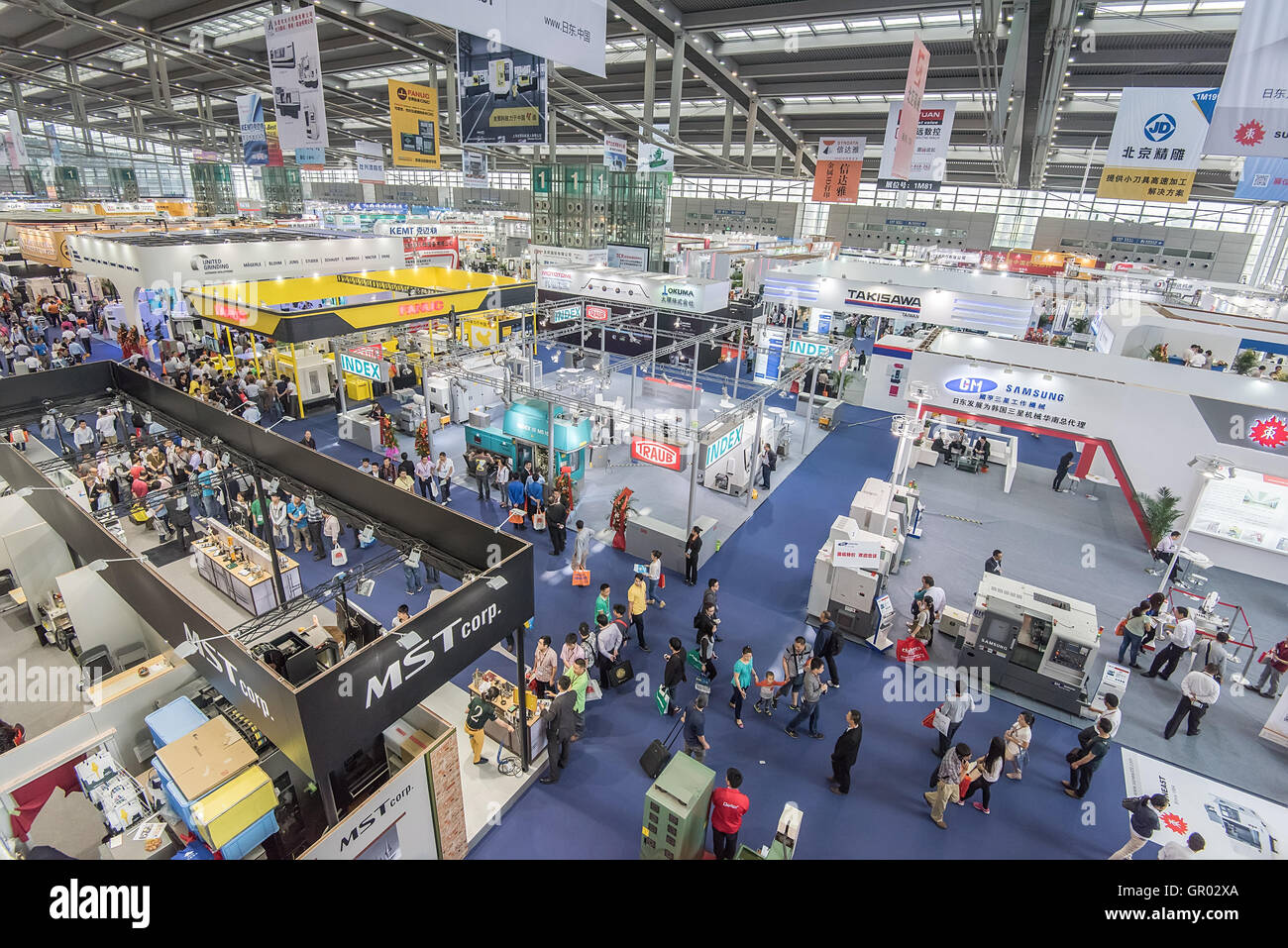 SHENZHEN - MARCH 30: International Machinery Manufacturing Industry ...