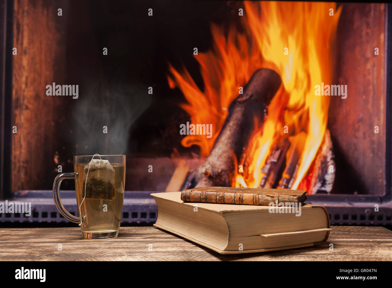 Fireplace reading hi-res stock photography and images - Alamy