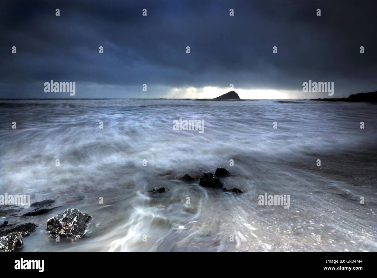 Mewstone from Wembury beach Stock Photo - Alamy