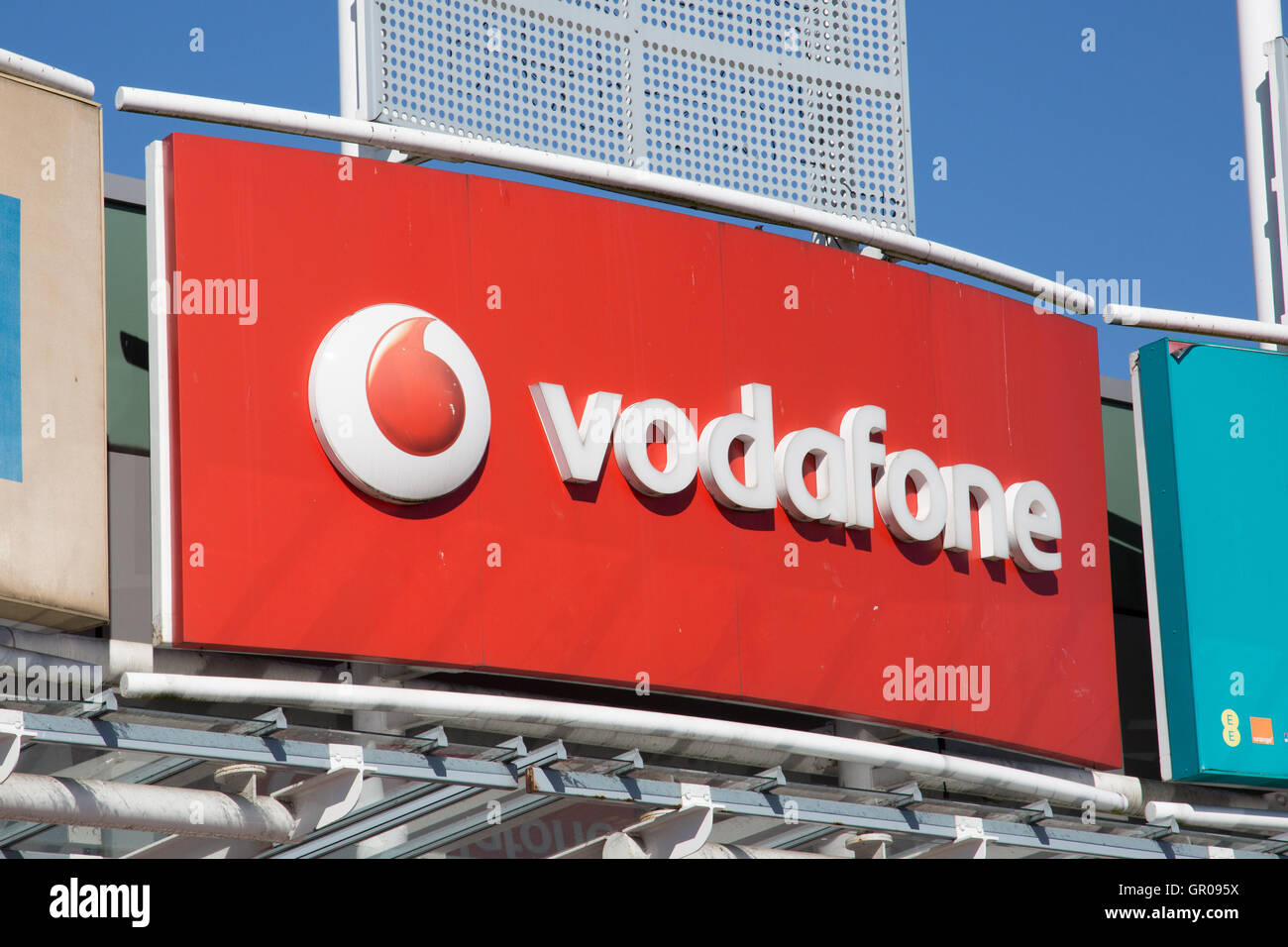 Vodafone store front hi-res stock photography and images - Alamy