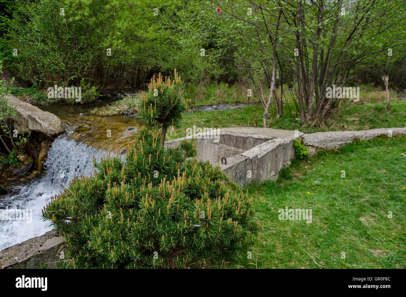 Yellow river park stone mountain hi-res stock photography and images ...