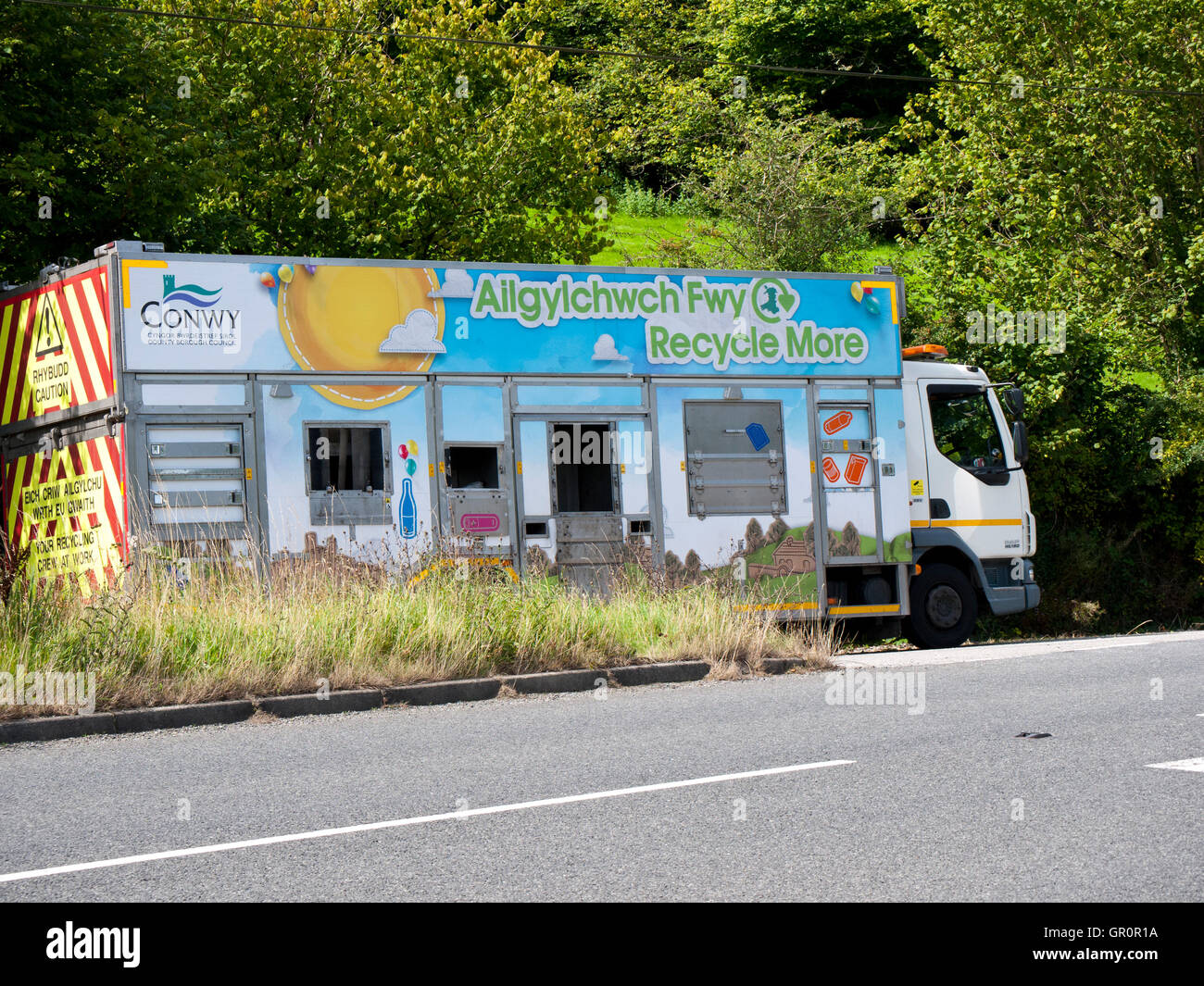Rubbish van hi-res stock photography and images - Alamy