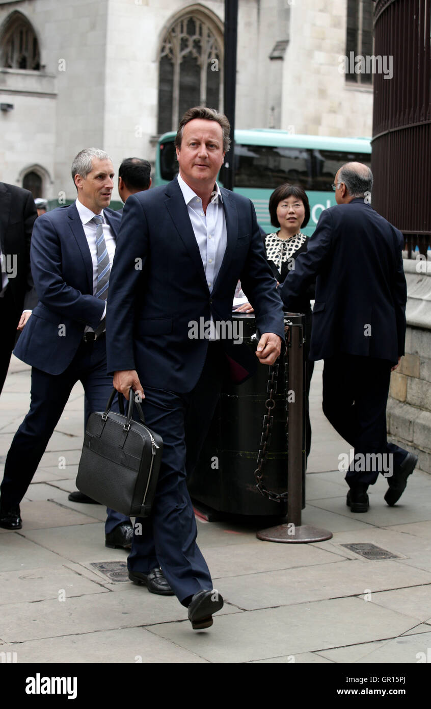 Prime minister david cameron arrives at the houses of parliament hi-res ...