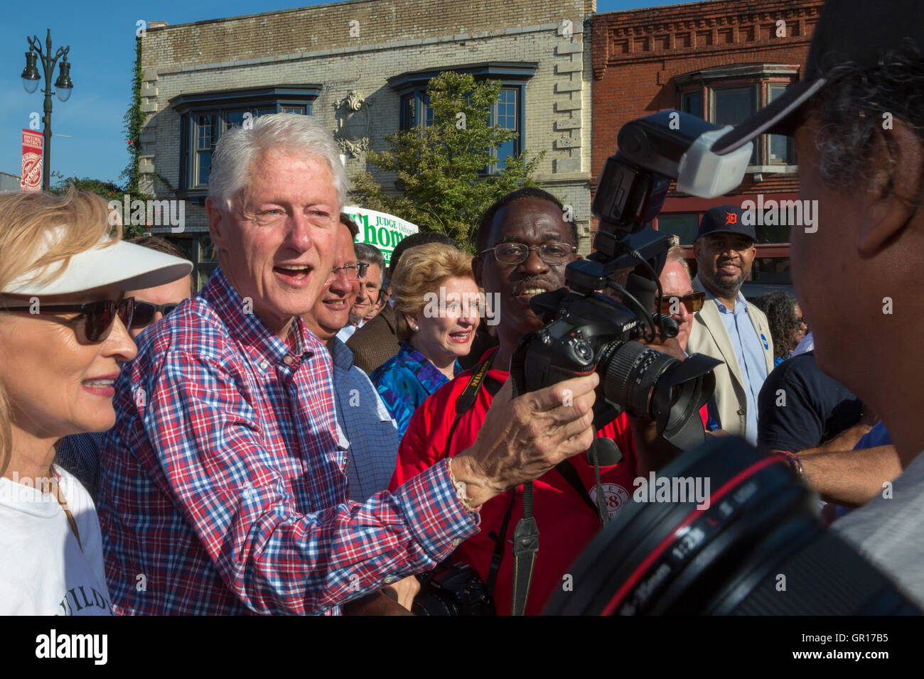 2016 former president bill hi-res stock photography and images - Alamy