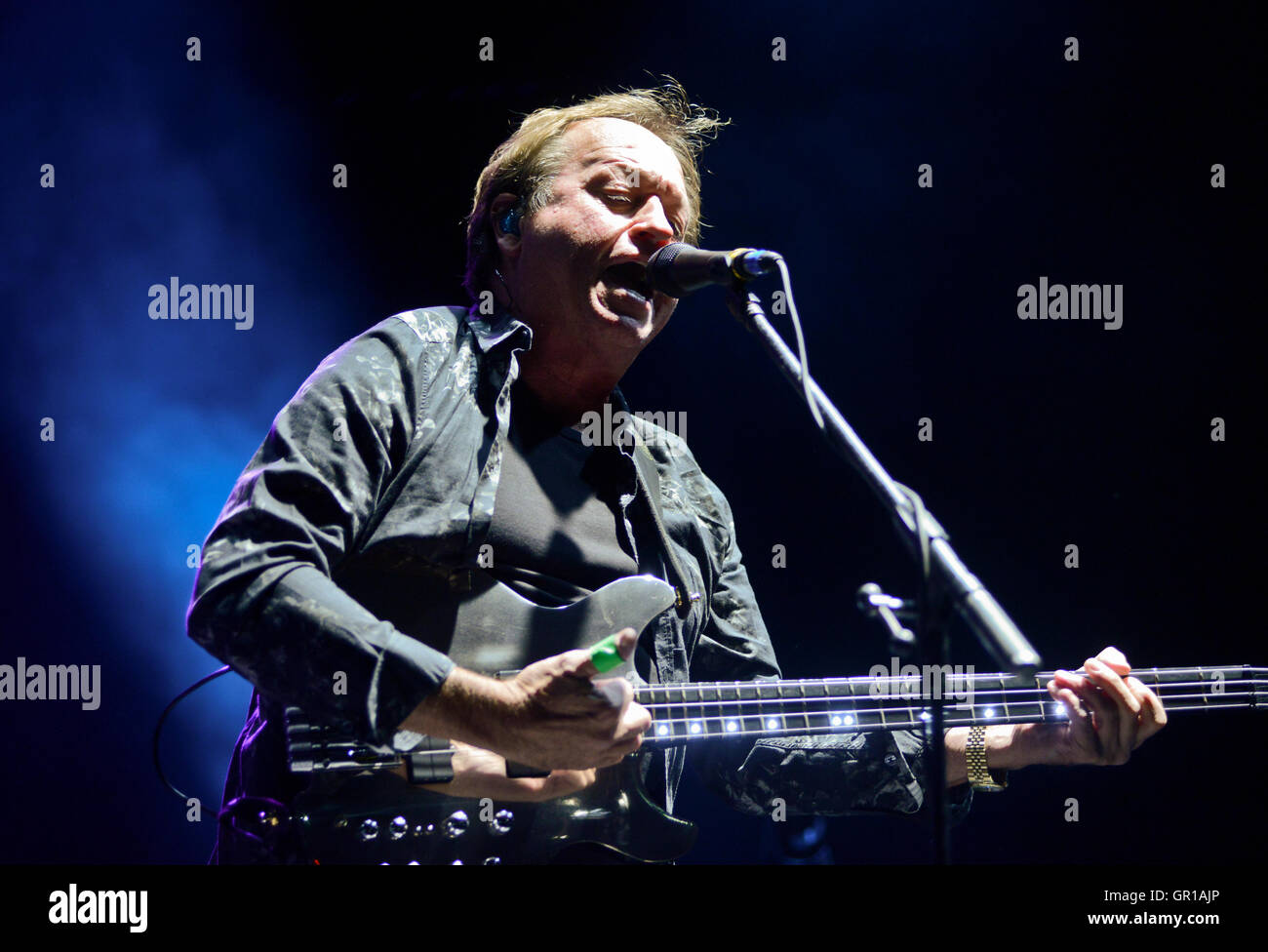 Level 42 1986 hi-res stock photography and images - Alamy