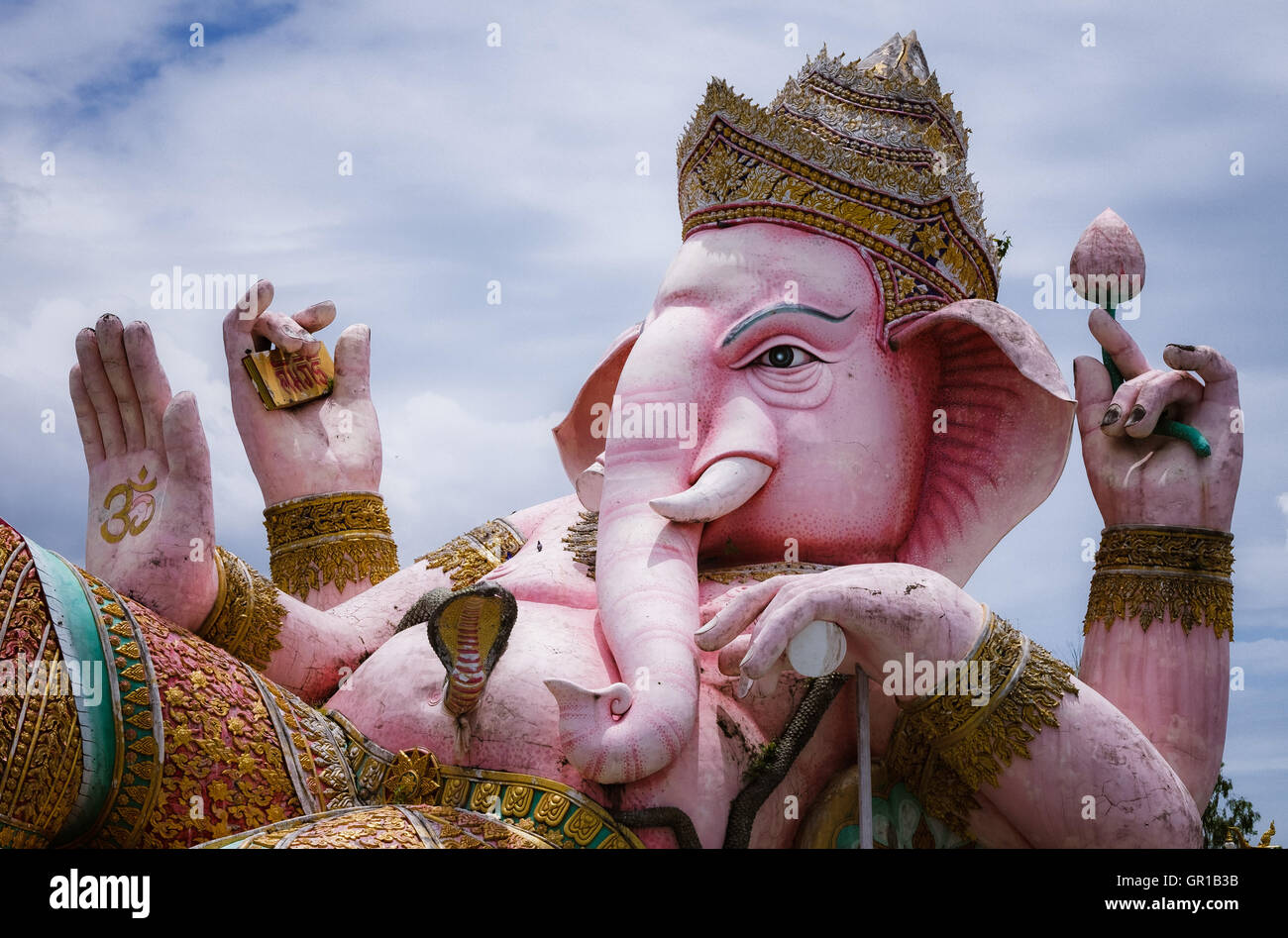 Sarika, Nakhon Nayok, Thailand. 5th Sep, 2016. A large Ganesha statue ...