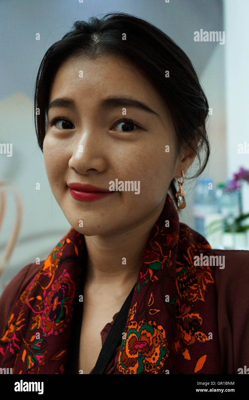 Ying pan hi-res stock photography and images - Alamy